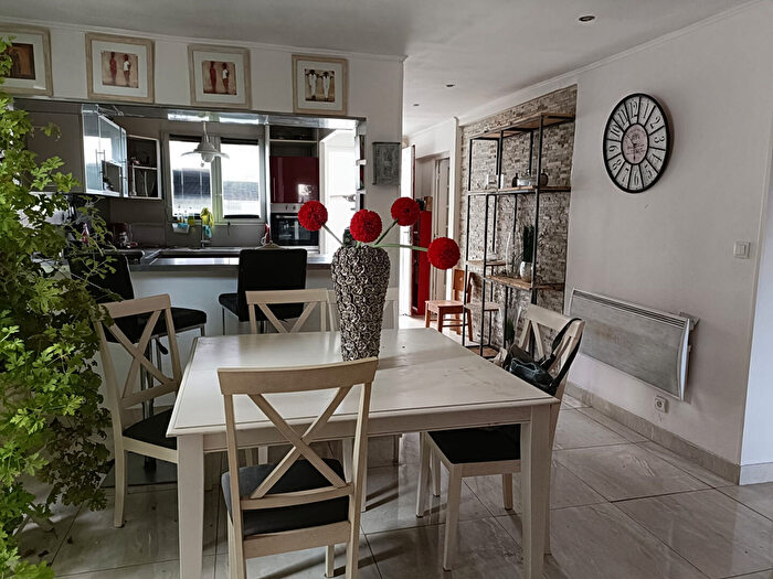 Maison à vendre - Étampes, Centre-Ville - 10 pièces - 7 chambres