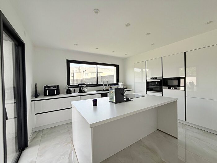 Maison à vendre - Trélazé - 5 pièces - 4 chambres