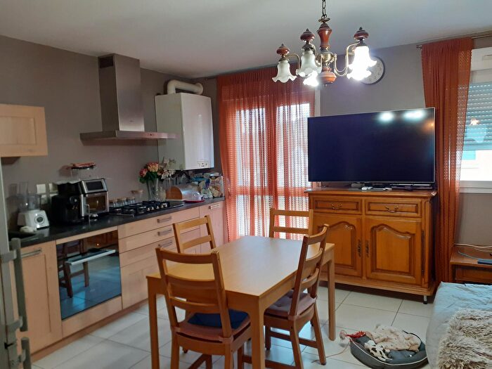 Maison à vendre - Saint-Chamond - 4 pièces - 3 chambres