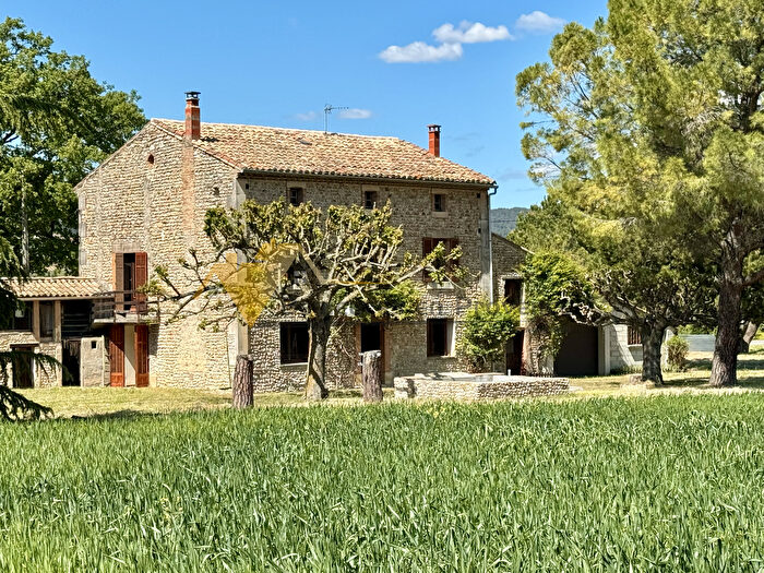 Maison à vendre - Buisson - 5 pièces - 4 chambres
