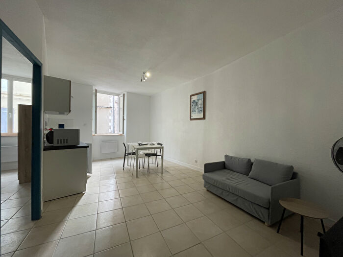 Appartement à louer - Vals-les-Bains - 2 pièces - 1 chambre