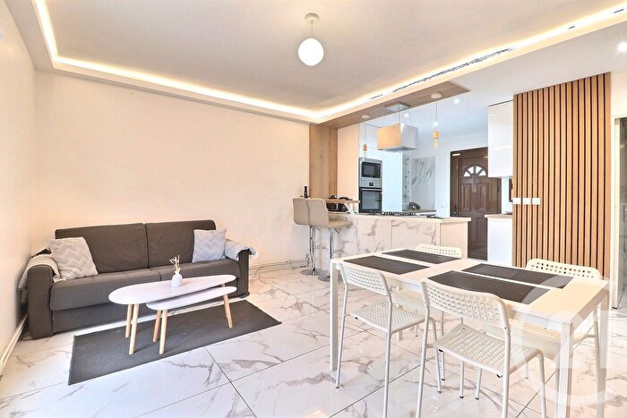 Appartement à louer - Vaujours - 3 pièces - 2 chambres