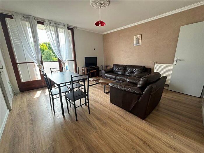 Plume la Poule-Pacaris, Talence : Appartement 4 pièces à louer