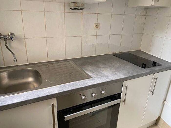 Faubourg du Temple-Hôpital Saint Louis, Paris 10ème arrondissement - Appartement 3 pièces à louer
