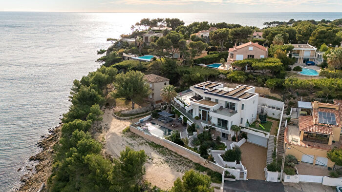 Maison à vendre - Carry-le-Rouet - 9 pièces - 6 chambres