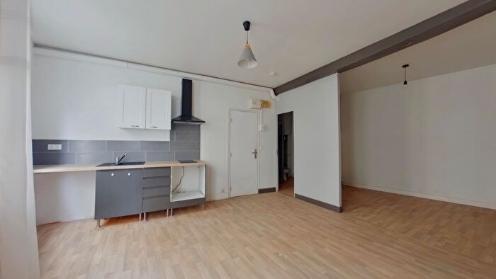 Appartement à louer - Châtellerault, Centre-ville - 1 pièce - 1 chambre