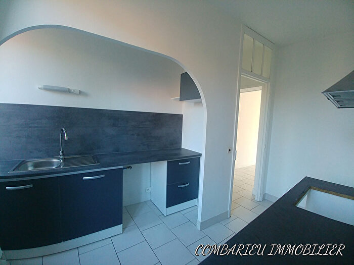 Appartement à louer - Saint-Antonin-Noble-Val - 3 pièces - 2 chambres