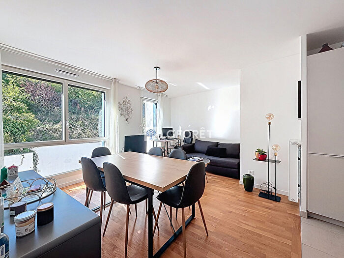 Appartement 2 pièces à vendre à Saint-Cyr-l'École, Hôtel de ville