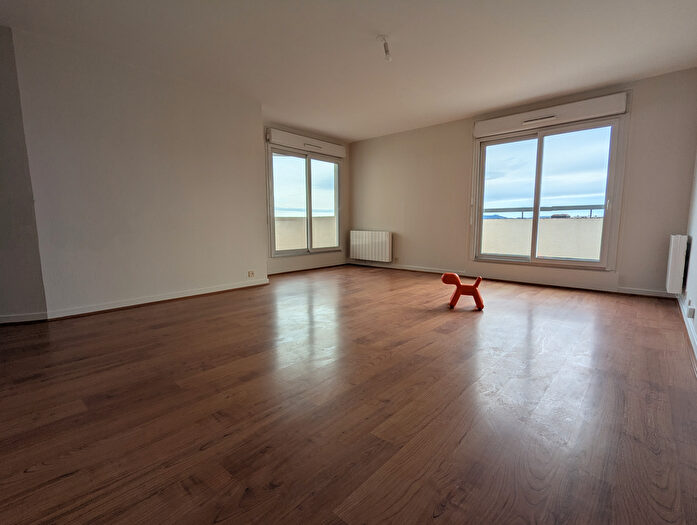 Appartement à louer - Clermont-Ferrand, Oradou - 3 pièces - 2 chambres