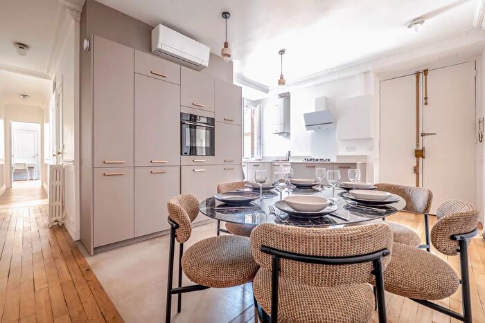 Appartement à louer - Paris e , Bièvre Sud, Tolbiac - 5 pièces - 2 chambres