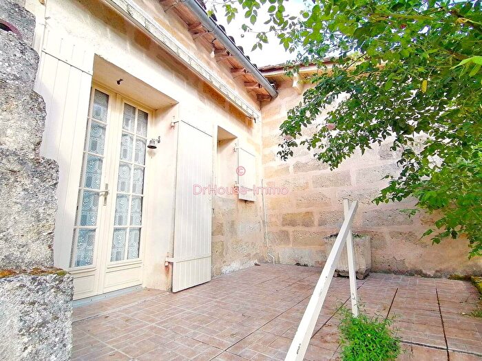 Maison à vendre - Les Artigues-de-Lussac - 6 pièces - 4 chambres