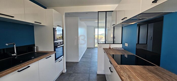 Appartement à louer - Cuers - 3 pièces - 2 chambres