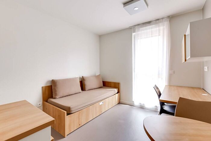 Cité Pierre et Marie Curie, Ivry-sur-Seine - Appartement 1 pièce à louer