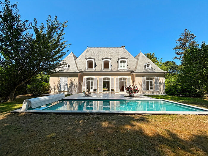 Maison à louer - Vern-sur-Seiche - 10 pièces - 6 chambres