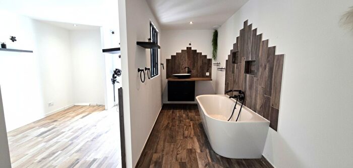 Maison 6 pièces à Petit-Failly, à vendre