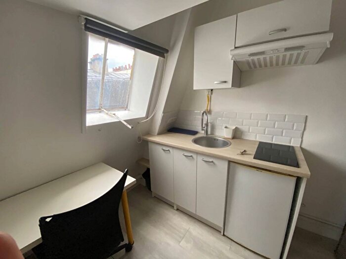 Appartement à louer - Paris ème arrondissement - 1 pièce