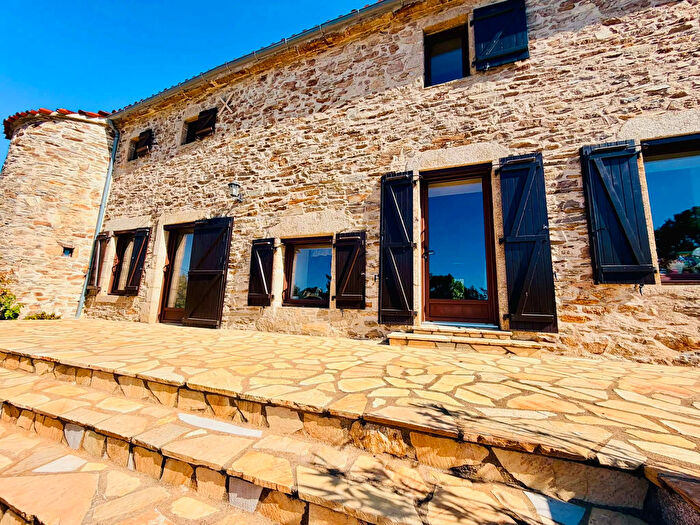 Maison 8 pièces à vendre à Saint-Hilaire-de-Loulay