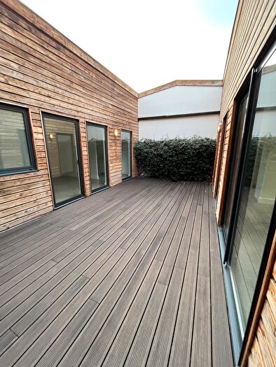 Appartement à louer - Lyon e , Vaise, Rochecardon - 7 pièces - 5 chambres