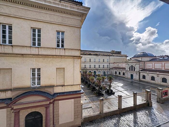 Ajaccio, Citadelle : Appartement 2 pièces à louer
