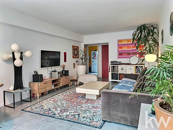 Maisons à vendre et appartements à louer - 1