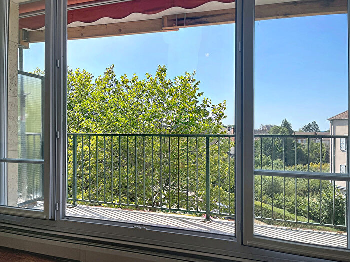Appartement 3 pièces à Neauphle-le-Château, à vendre