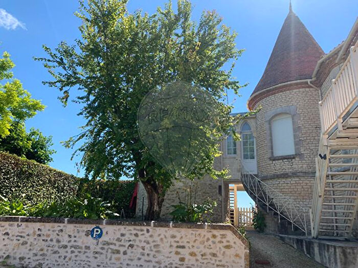 Meschers-sur-Gironde : Appartement 4 pièces à vendre