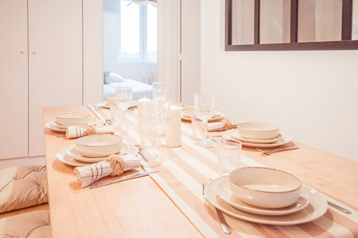 Appartement à louer - Noisy-le-Grand, Ouest - 6 pièces - 5 chambres