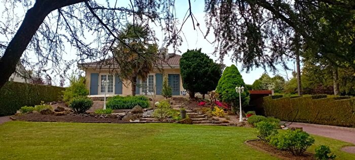 Maison à vendre - Cerizay - 5 pièces - 4 chambres