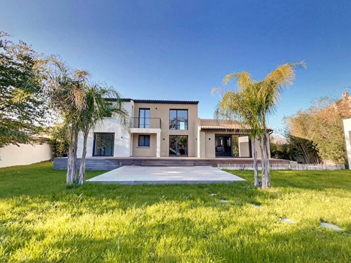 Maison à vendre - Mauguio, Centre-ville - 7 pièces - 5 chambres