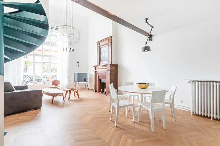 Appartement à louer - Paris e , Auteuil-Nord, Jasmin, Mirabeau - 5 pièces - 3 chambres