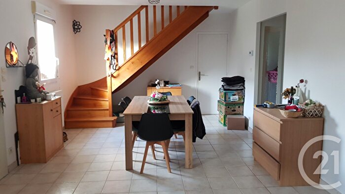 Maison à louer - Fougères, Montaubert, Rillé, Saint-Sulpice - 5 pièces - 4 chambres