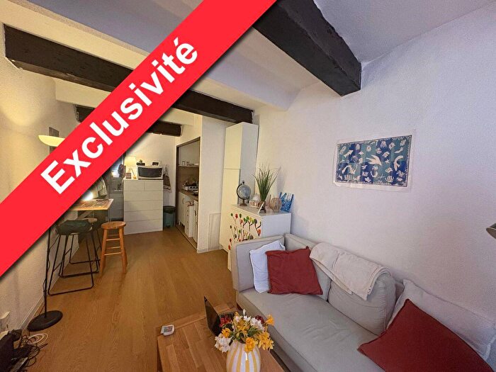 Appartement à louer - Centre Ville, Aix-en-Provence - 1 pièce