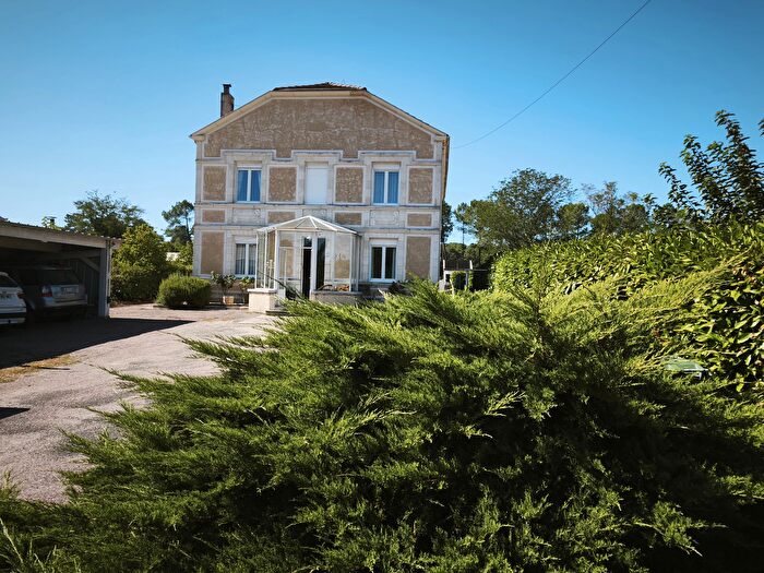 Maison 7 pièces à Casteljaloux, à vendre