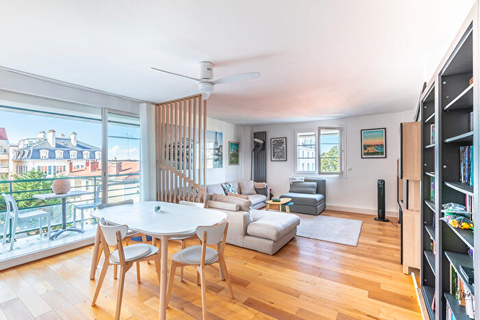 Appartement à vendre - Biarritz, Centre-ville Est - 4 pièces - 3 chambres