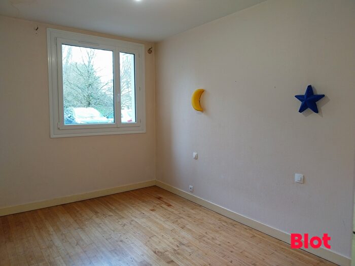 Appartement à vendre - Quartiers Ouest, Bourg lEvesque - 3 pièces - 2 chambres