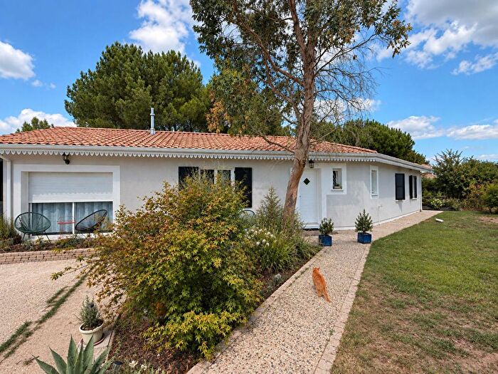 Maison 6 pièces à Salles, à vendre