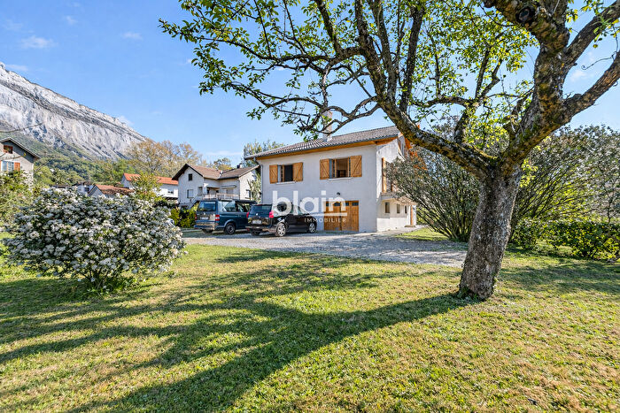 Maison à vendre - Meylan, Centre-ville - 6 pièces - 3 chambres