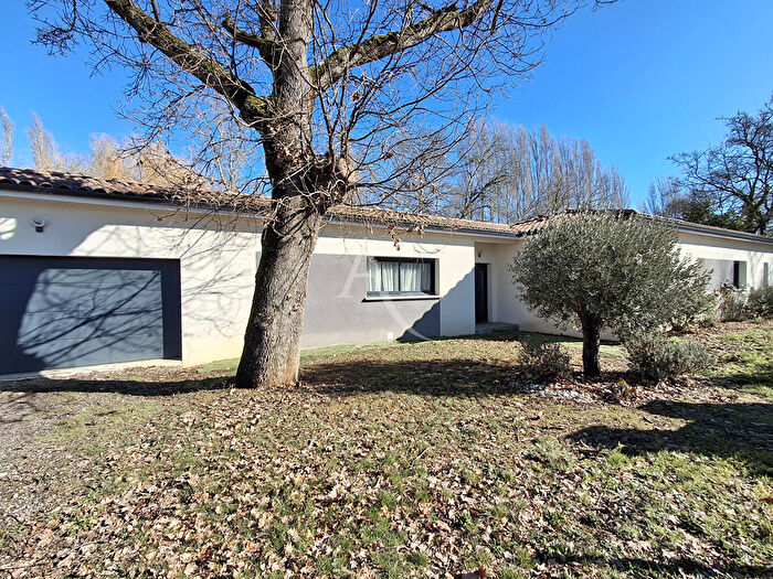 Maison à vendre - LIsle-Jourdain - 6 pièces - 5 chambres