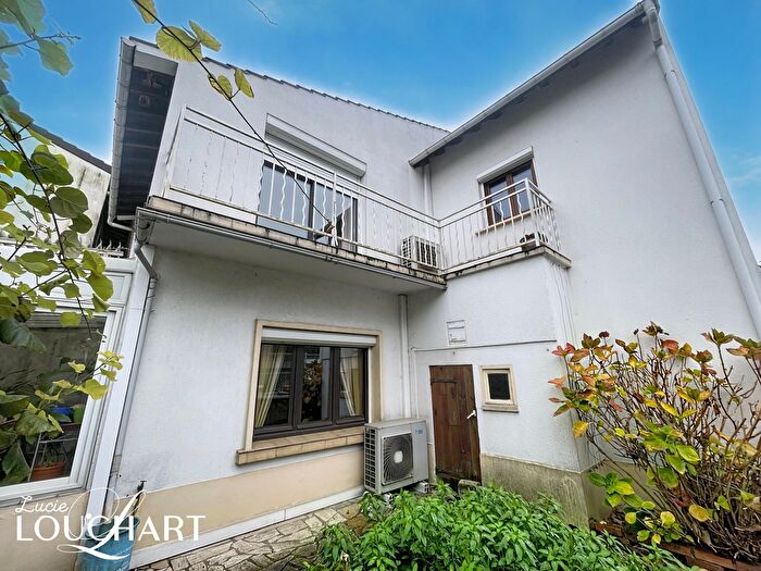 Chevilly-Larue, Bretagne : Maison 5 pièces à vendre