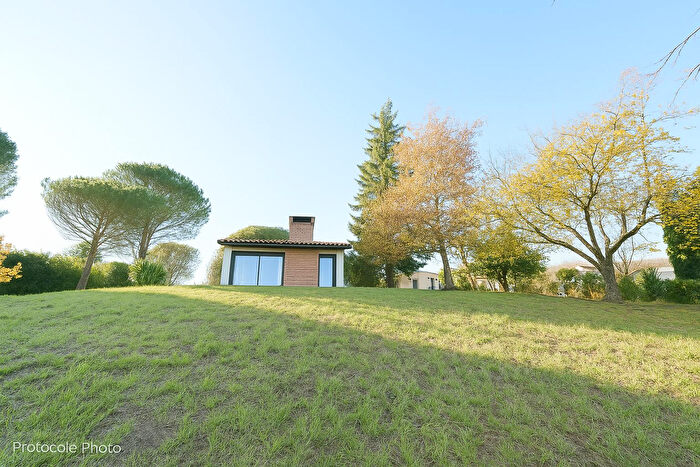 Maison 5 pièces à Péchabou, à vendre