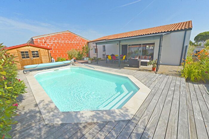 Maison à vendre - Saint-Sulpice-de-Royan - 4 pièces - 3 chambres