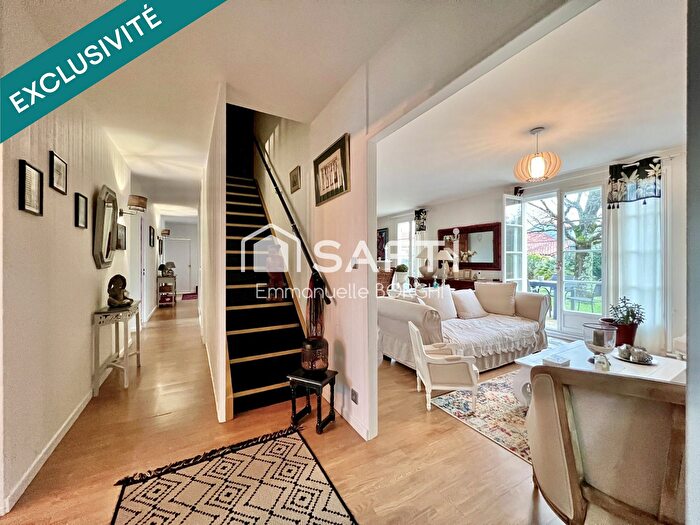 Maison à vendre - Saint-Sébastien-sur-Loire, Est - 6 pièces - 5 chambres