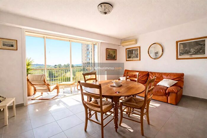 Appartement à vendre - Saint-Raphaël, Les Arênes - 3 pièces - 2 chambres