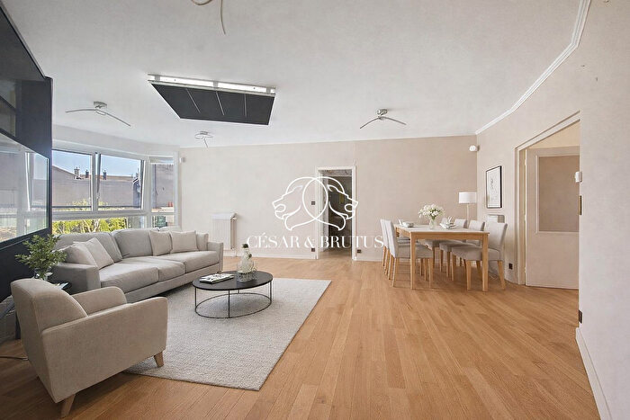 Appartement à vendre - Saint-Étienne, Centre-ville, Peuple, Chavanelle - 4 pièces - 3 chambres