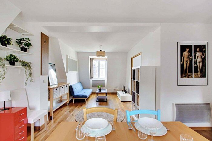 Appartement à louer - Clignancourt-Jules Joffrin, Paris ème arrondissement - 2 pièces - 1 chambre