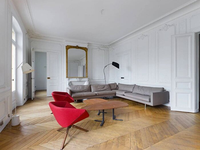 Appartement à louer - Gros Caillou, Paris ème arrondissement - 5 pièces - 4 chambres