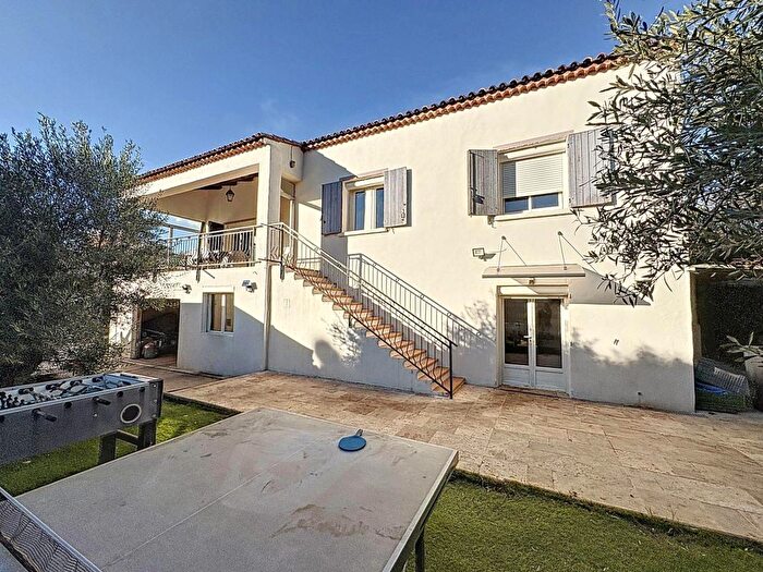 Maison à vendre - Châteauneuf-le-Rouge - 6 pièces - 4 chambres