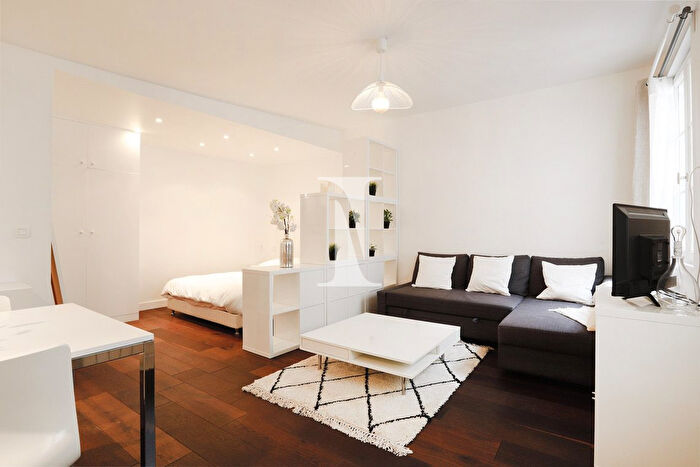 Appartement à louer - Paris e  - 1 pièce
