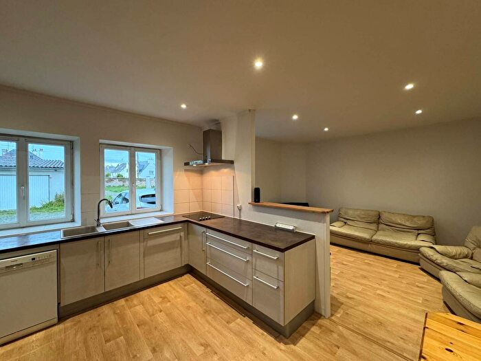 Maison à louer - Guingamp - 4 pièces - 3 chambres