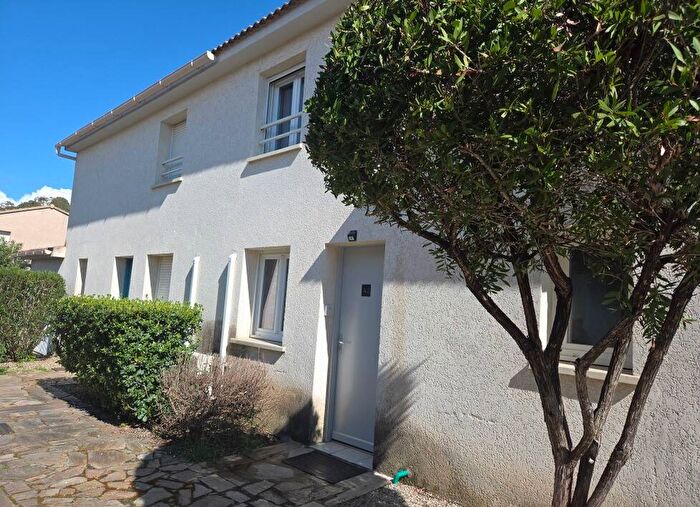 Maison à louer - Cervione - 3 pièces - 1 chambre